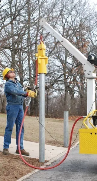 Pneumatic Post driver PD-200 ø178 mm | EuroGate International