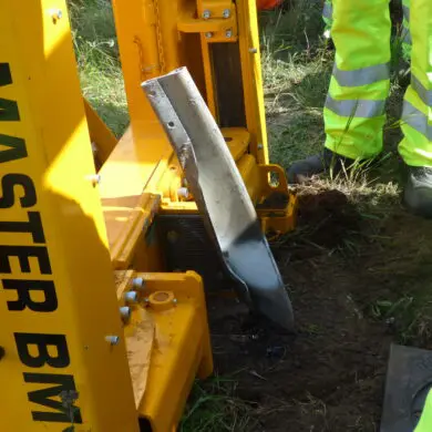 Barrier Master for guide rail removal | EuroGate International